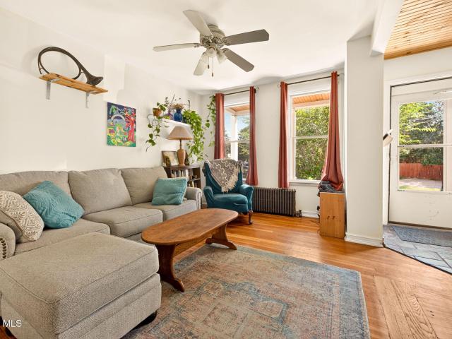 33 Grove Avenue