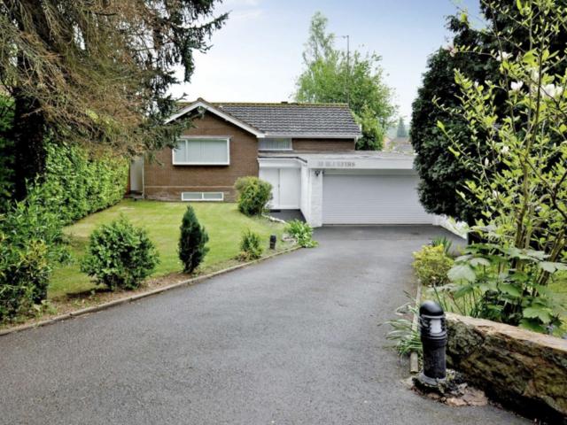 33 Grove Lane, Wolverhampton, WV6 8NJ 3 bed detached house to rent £2,250 pcm £519 pw