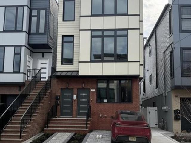 33 Graham St, Jersey City, NJ 07307