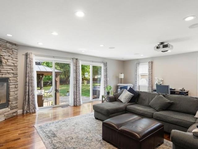 33 Griffin Rd, Peabody, MA 01960