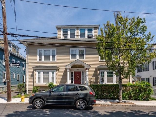 33 Harbor St, Salem, MA 01970
