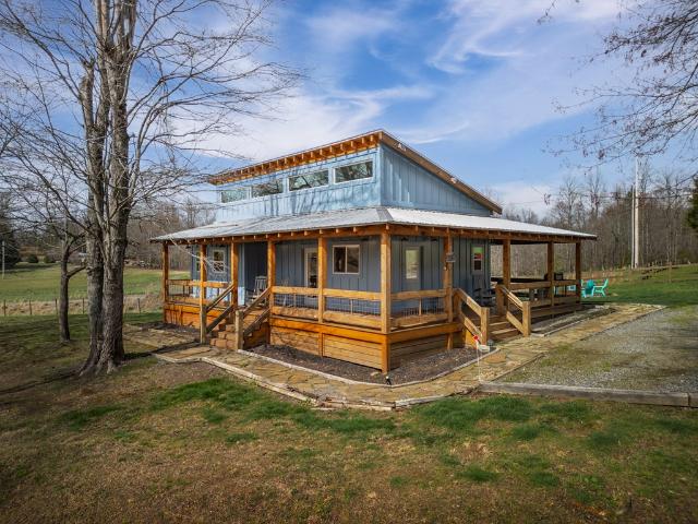 33 Harris Ln, Blue Ridge, GA 30513 | MLS #428632 | Compass