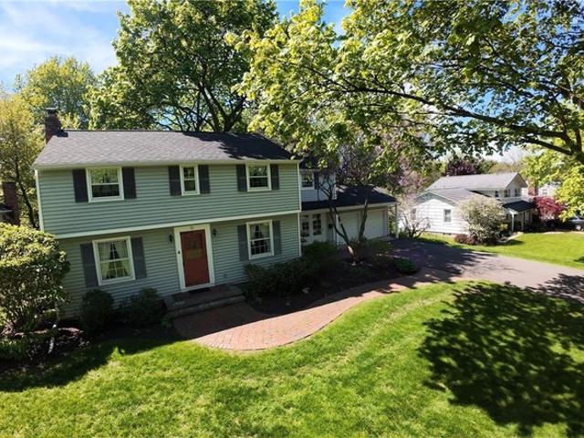33 Hawley Dr, Webster, NY 14580