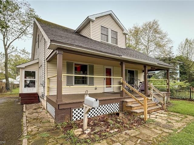 33 Henry St, Berea, OH 44017