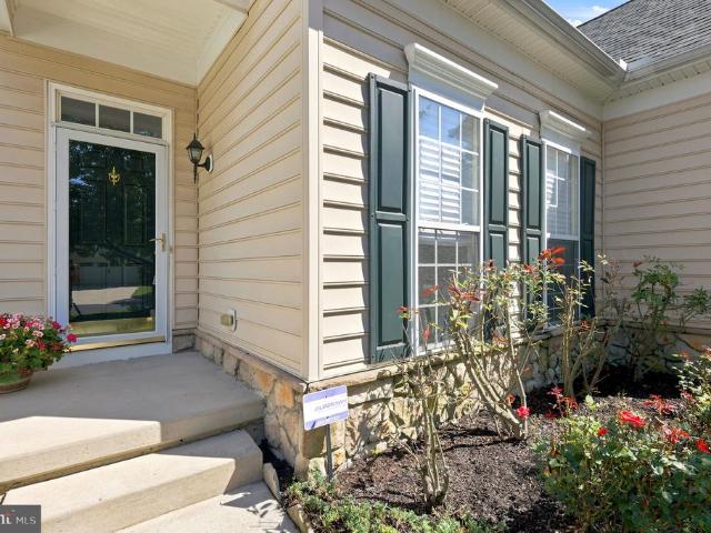 33 Hearthstone Boulevard