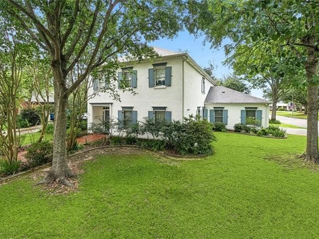 33 Hermitage Dr, Marrero, LA 70072