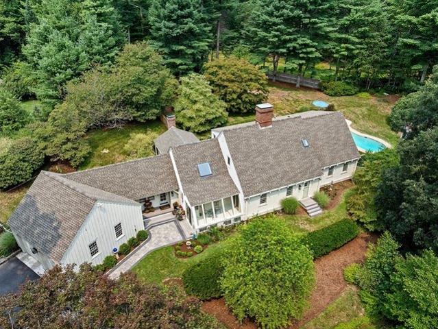 33 Herring Weir Rd, Duxbury, MA 02332