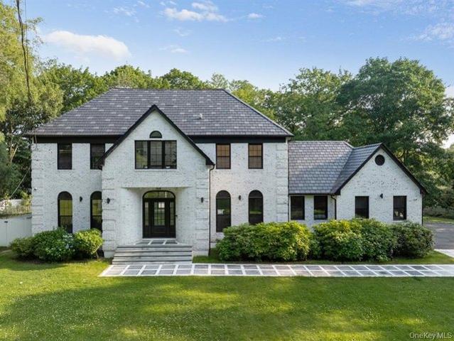 33 High Farms Rd, Old Brookville, NY 11545