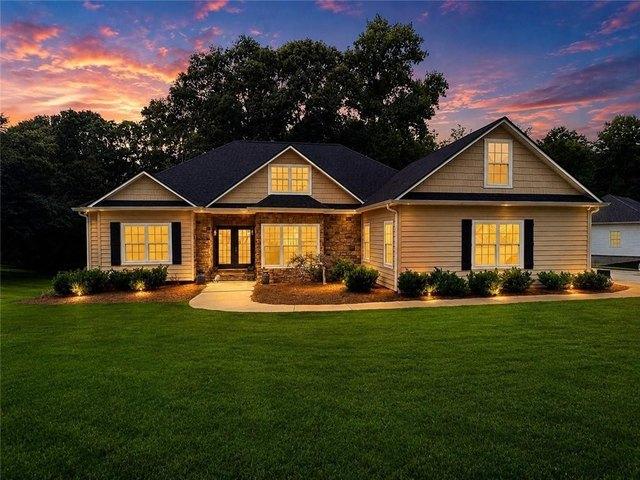 33 Highland Rd N, Dahlonega, GA 30533