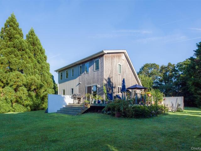 33 Hilltop Road
