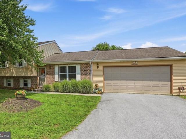 33 Hoover Rd, Lancaster, PA 17603