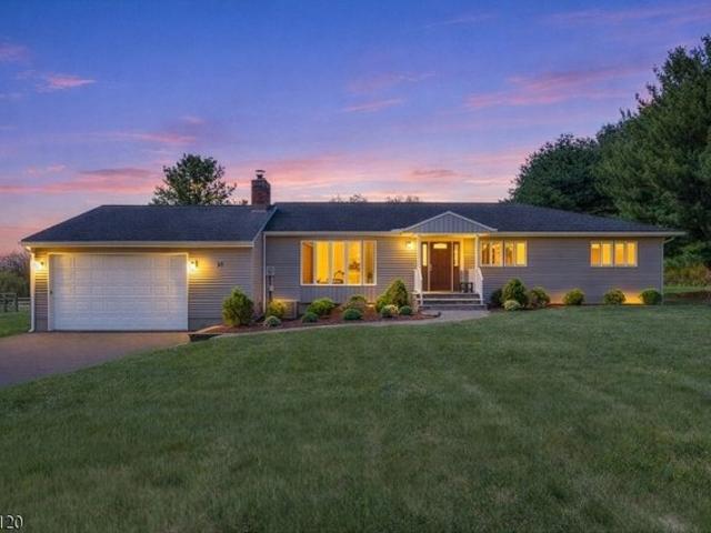 33 Hog Hollow Rd, Alexandria Township, NJ 08867