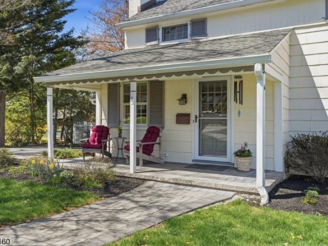 33 Hoyt St