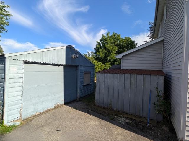 33 Hyde Avenue