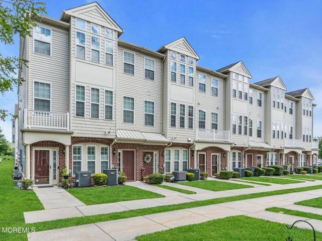 33 Jake Dr, Tinton Falls, NJ 07712