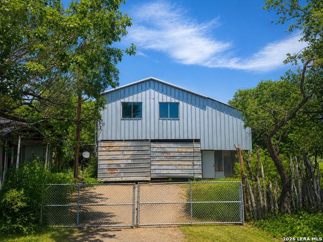 33 Jason Ave