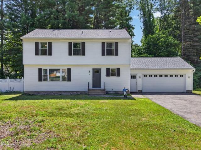 33 Jones Rd, Saratoga Springs, NY 12866