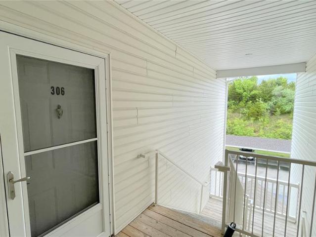 33 Kassebaum Ln, Unit 306, St. Louis, MO 63129 | MLS #26024 | Compass