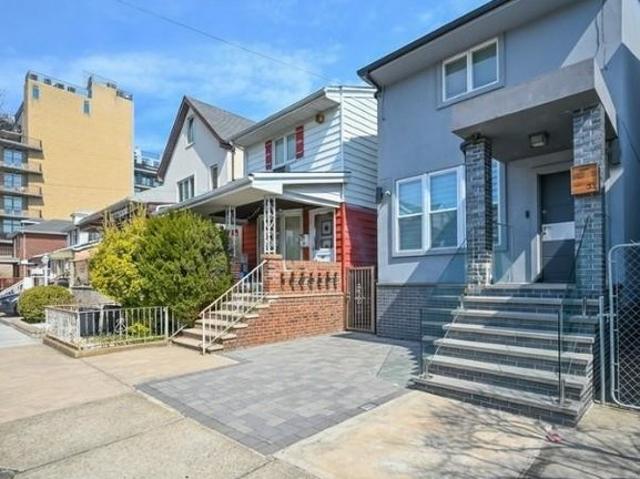 33 Kings Pl, Brooklyn, NY 11223