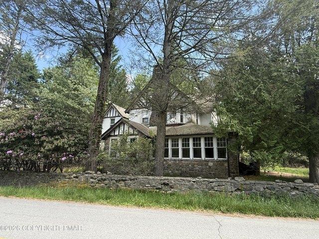33 Knox St, Mount Pocono, PA 18344