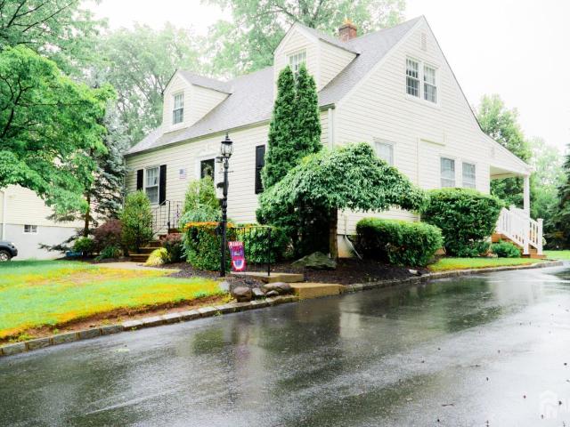 33 Lancaster Road