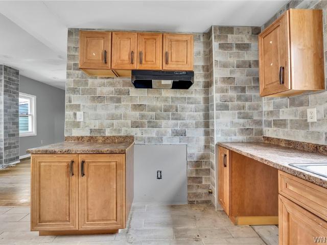 33 Lafayette Avenue