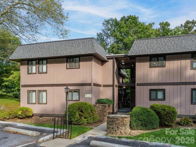 33 Lake Dr Apt G1, Laurel Park, NC 28739
