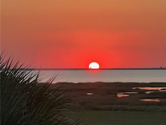 33 Lake Shore Cir, Rockport, TX 78382 | MLS #473132