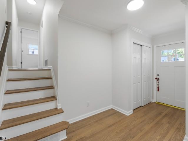 33 Larchmont Rd