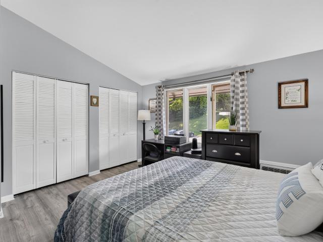 33 Lausanne Ct, Unit 33 06