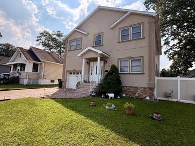 33 Livingston Ave, Avenel, NJ 07001