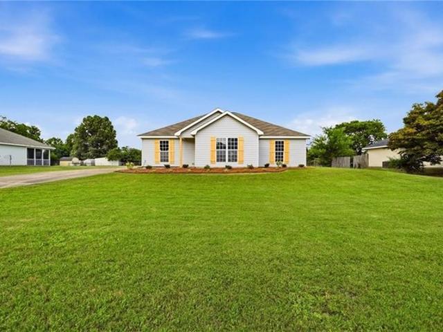 33 McLendon Rd, Fort Mitchell, AL 36856