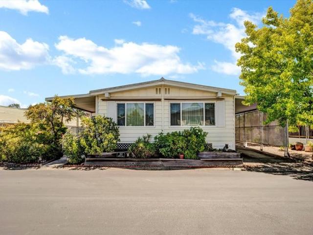 33 Magnolia Dr, Calistoga, CA 94515