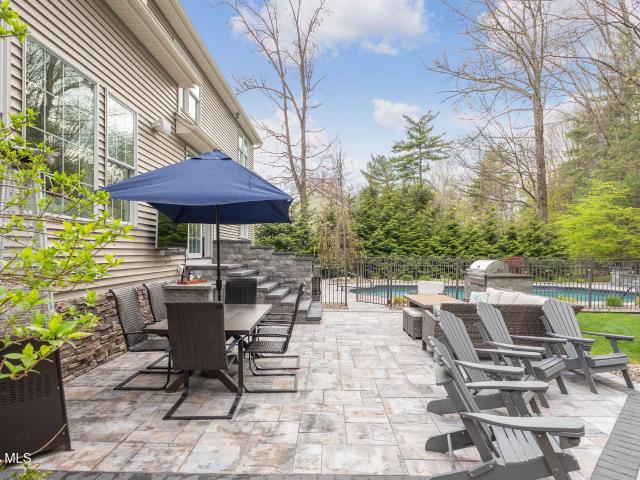 33 Magnolia Drive