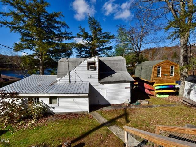 33 Main St, Middle Grove, NY 12850