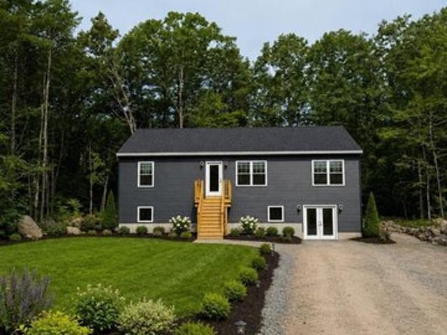 33 Mallard Dr, Limerick, ME 04048