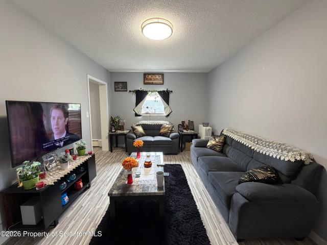 33 Maple Avenue