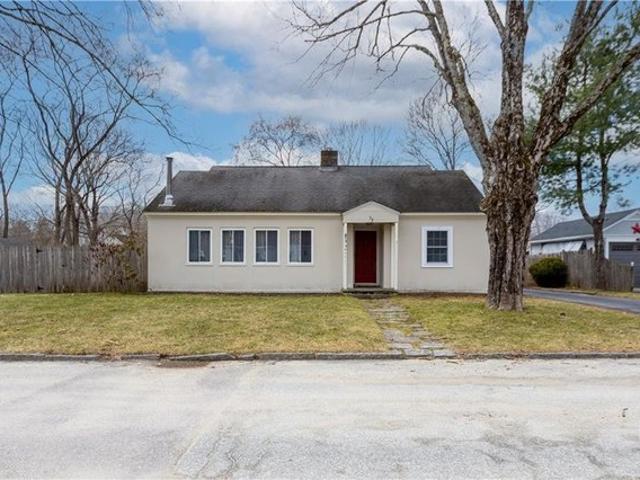 33 Maple Leaf Rd, Burrillville, RI 02826
