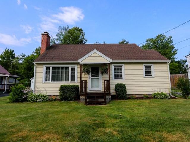 33 Maple St, Morrisonville, NY 12962