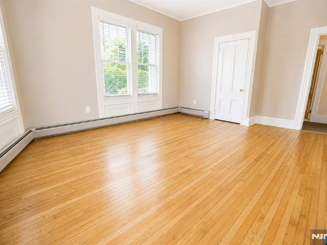 33 Maple Street