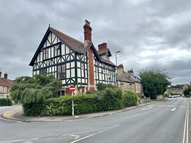 33 Marshfield Road, Chippenham SN15, 1 bed flat to rent, £875 pcm | PrimeLocation
