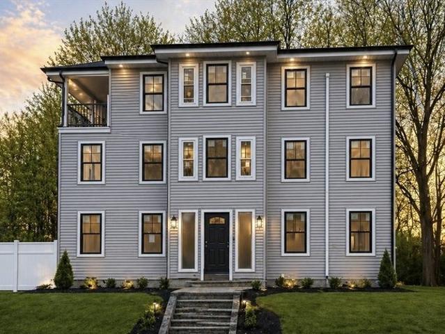 33 Milford St, Upton, MA 01568