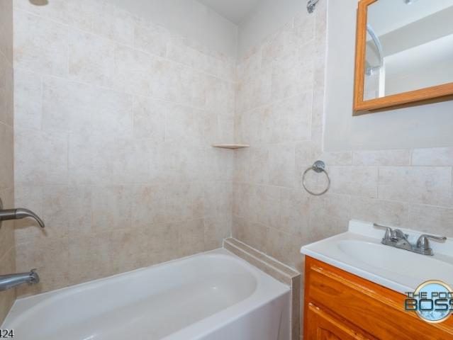 33 Monroe Pl # 2