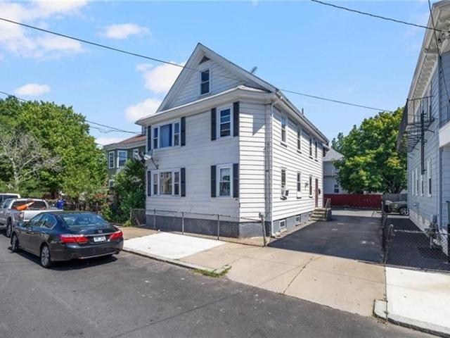 33 Moorefield St, Providence, RI 02909