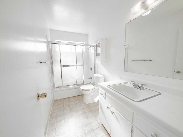 33 Moss Avenue 2 Bedroom Apartment for Rent at 33 Moss Ave, Oakland, CA 94610 Grand Lake