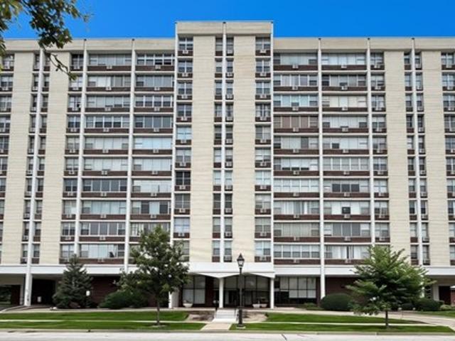 33 N Main St Apt 2F, Lombard, IL 60148