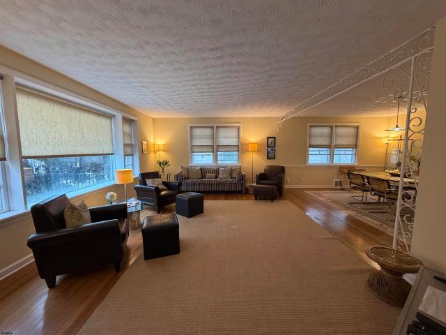 33 N Gladstone Ave