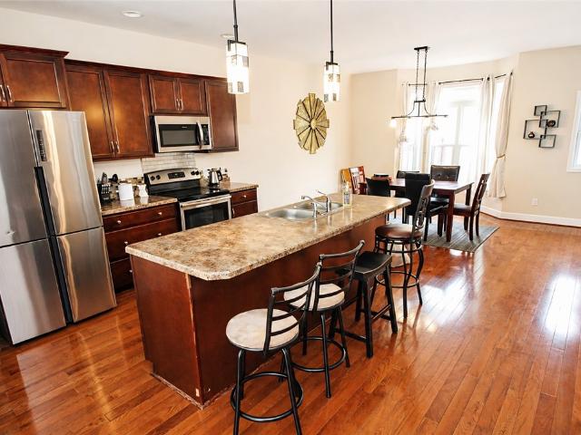 33 N Plymouth Avenue
