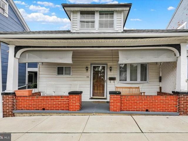 33 N Richmond St, Fleetwood, PA 19522