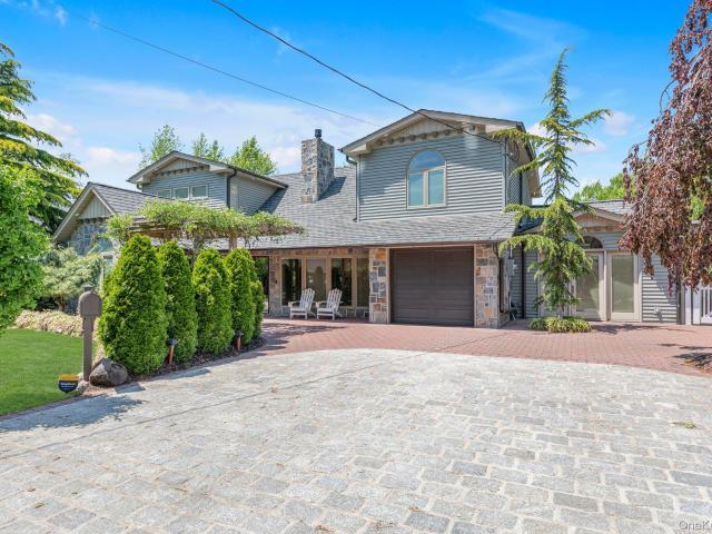 33 Nancy Boulevard
